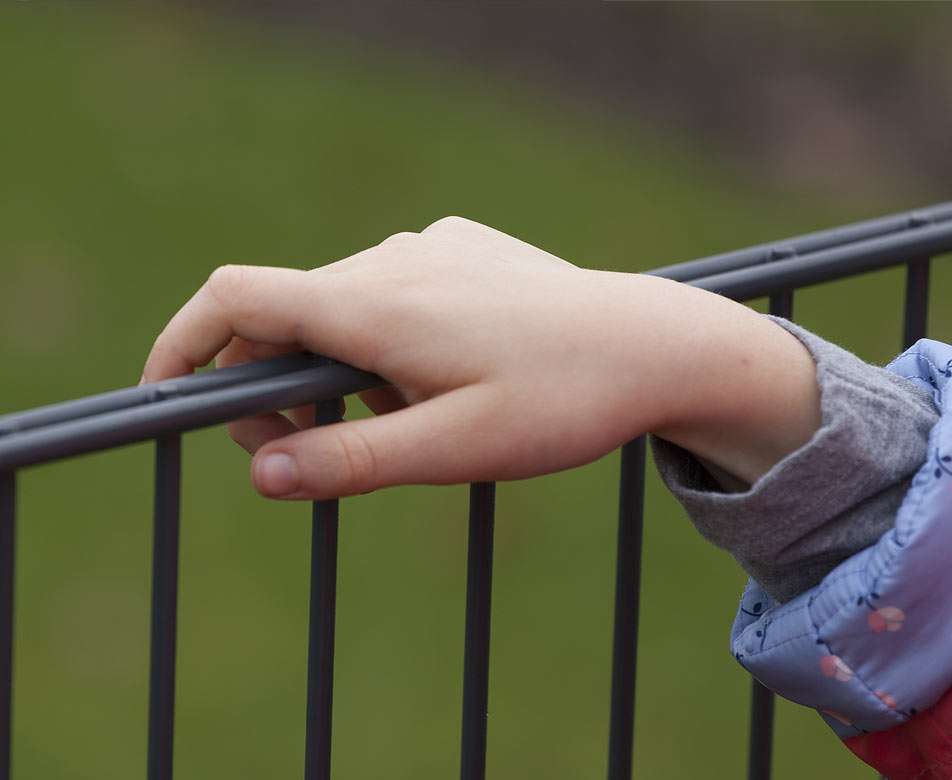 Balak Coatings – Innovative surface treatment of steel fence panels